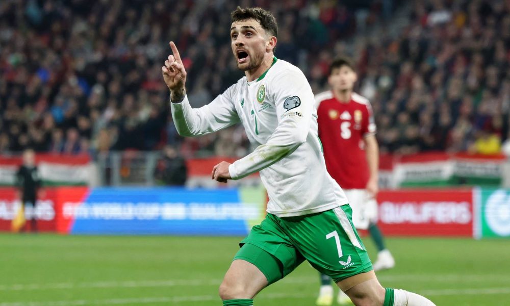 Troy Parrott Situation ‘Interesting’ as Leeds and West Ham Eye Move ...